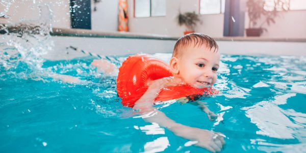 Seguridad en la piscina para bebés y niños // Cubriland